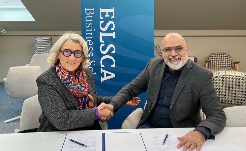 Un nouveau partenariat international signé à l’Eslsca ! 🌍